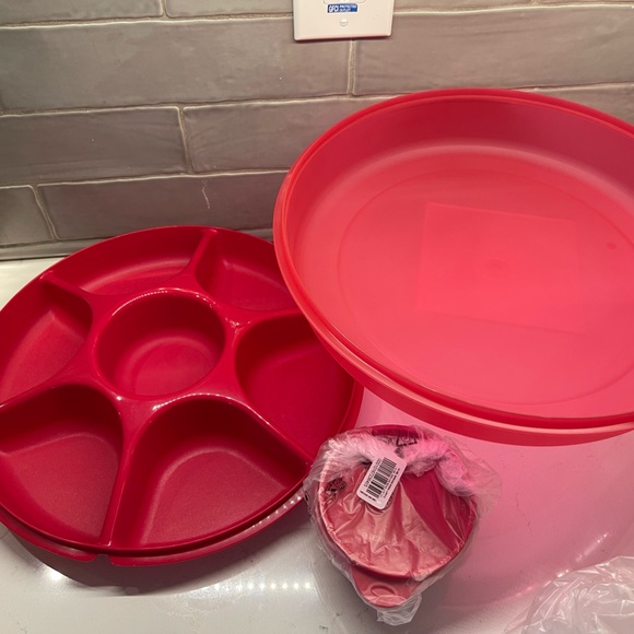 Tupperware | Kitchen | Nwt Tupperware Serving Center | Poshmark